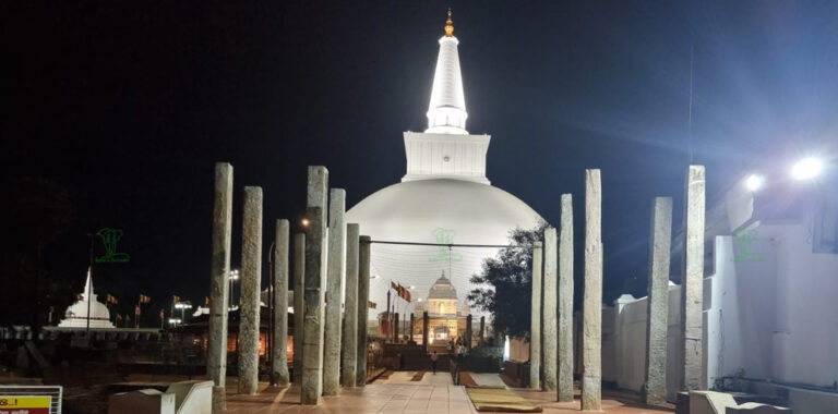 Ruwanweli Maha Seya Anuradhapura Sri Lanka, Buddha relics